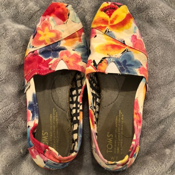 Toms | Shoes | Floral Toms | Poshmark